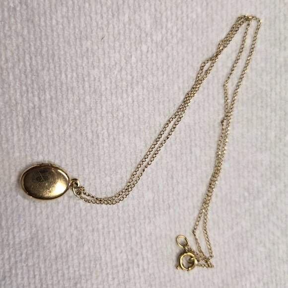 Accessories | Very Dainty Little Girl Locket | Poshmark